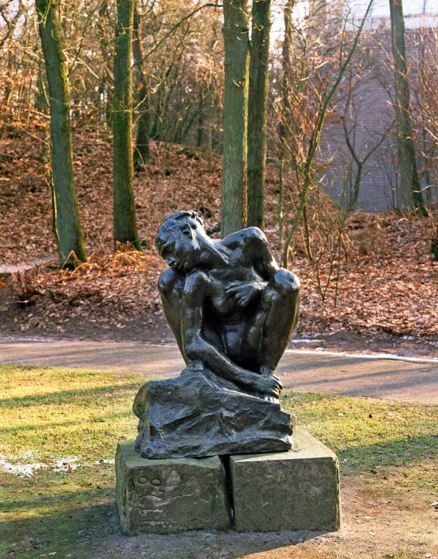 Squatting woman by Auguste Rodin via DailyArt mobile app